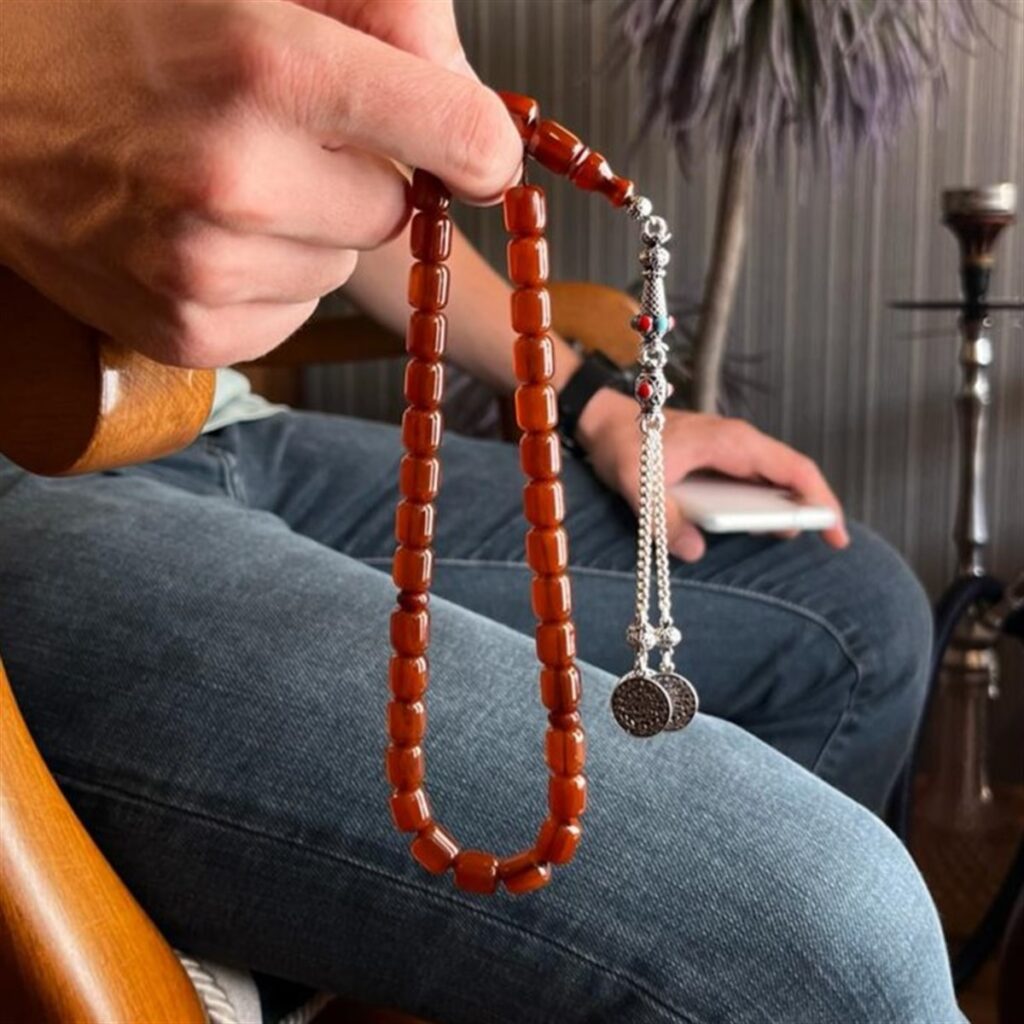 EN GÜZEL KEHRİBAR TESBİH MODELLERİ - Giyim Meselesi